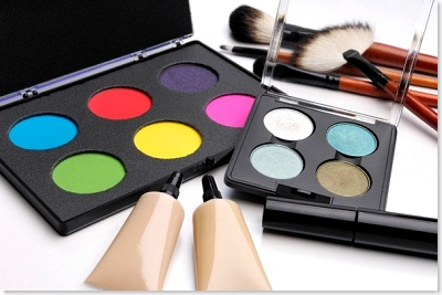 How to Keep Your Makeup Free of Bacteria | Beauty and Personal Grooming
